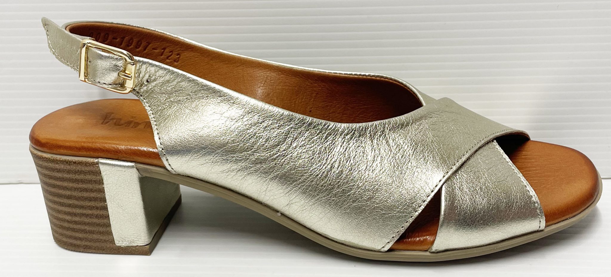 Hinako Donna Gold – Cooroy Shoes and Accessories